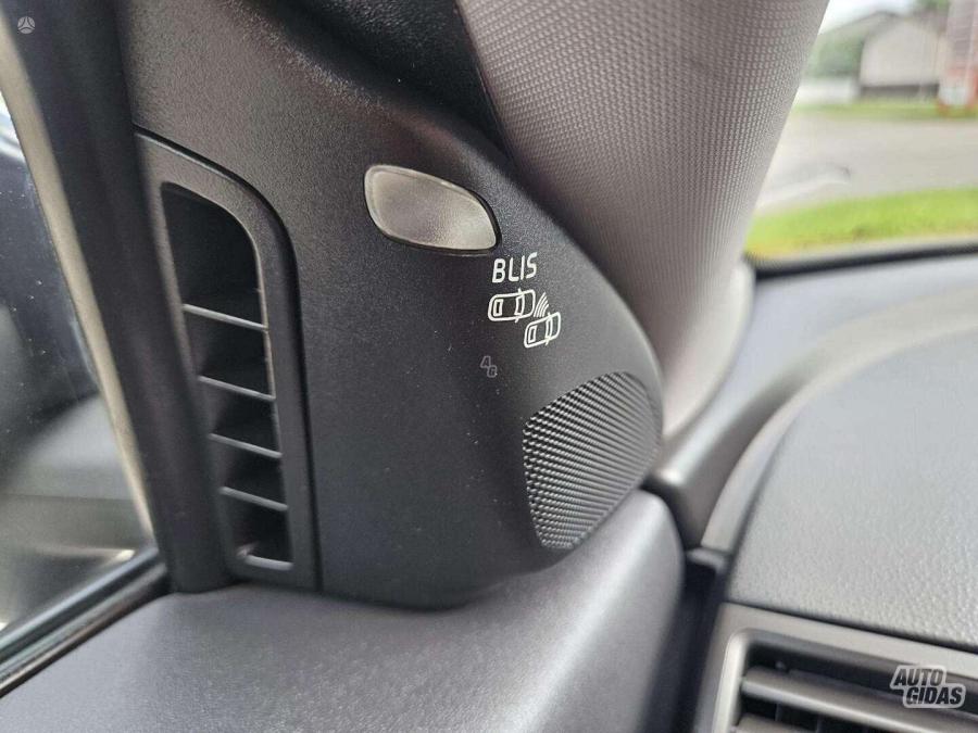 Black Volvo V50 2010 in Siauliai, with an engine capacity of 1.60 L and mileage of 207 thousand km for 3600 €, photo 23 on AUTOMOTO.COM.LV