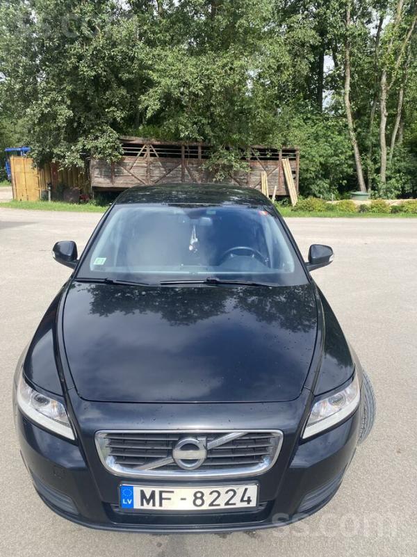 Volvo V50 2010 Bauska vietnē Melns Volvo V50 2010 Bauska, ar dzinēja tilpumu 1.60 L un nobraukumu 400 tūkst. km par 950 €, foto 3 vietnē AUTOMOTO.COM.LV