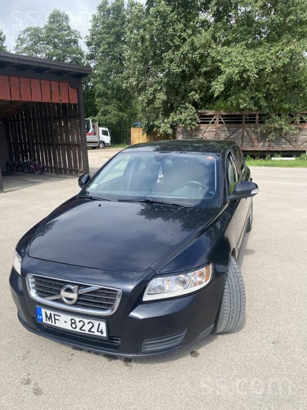 Volvo V50 2010 Bauska vietnē Melns Volvo V50 2010 Bauska, ar dzinēja tilpumu 1.60 L un nobraukumu 400 tūkst. km par 950 €, foto 5 vietnē AUTOMOTO.COM.LV