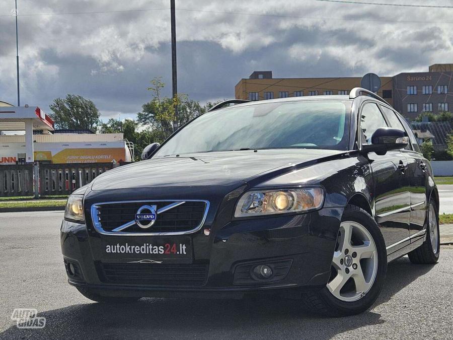 Melns Volvo V50 2010 Šauļi, ar dzinēja tilpumu 1.60 L un nobraukumu 207 tūkst. km par 3600 €, foto 1 vietnē AUTOMOTO.COM.LV
