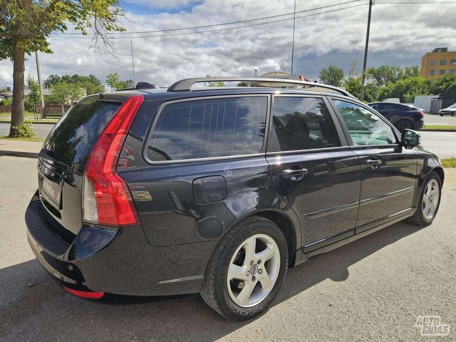 Melns Volvo V50 2010 Šauļi, ar dzinēja tilpumu 1.60 L un nobraukumu 207 tūkst. km par 3600 €, foto 6 vietnē AUTOMOTO.COM.LV