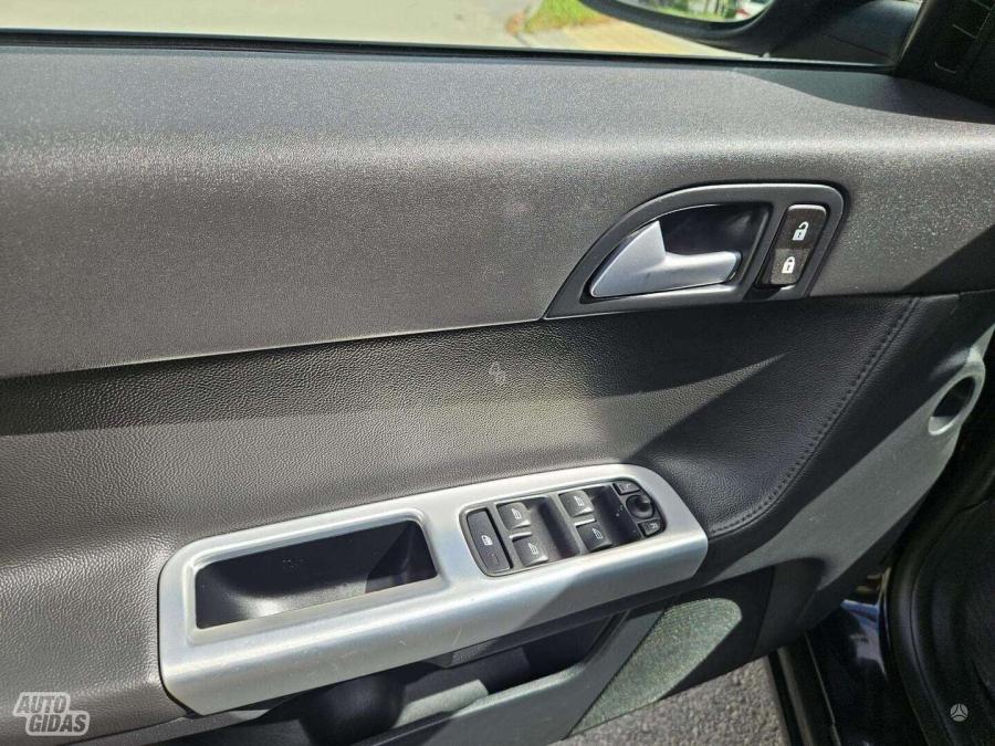 Melns Volvo V50 2010 Šauļi, ar dzinēja tilpumu 1.60 L un nobraukumu 207 tūkst. km par 3600 €, foto 21 vietnē AUTOMOTO.COM.LV