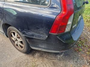 Melns Volvo V50 2010 Rīga, ar dzinēja tilpumu 1.60 L un nobraukumu 325 tūkst. km par 1400 €, foto 4 vietnē AUTOMOTO.COM.LV