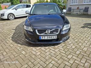Melns Volvo V50 2010 Pasvalys, ar dzinēja tilpumu 1.56 L un nobraukumu 256 tūkst. km par 2900 €, foto  vietnē AUTOMOTO.COM.LV