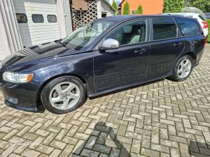 Black Volvo V50 2010 in Pasvalys, with an engine capacity of 1.56 L and mileage of 256 thousand km for 2900 €, photo 3 on AUTOMOTO.COM.LV