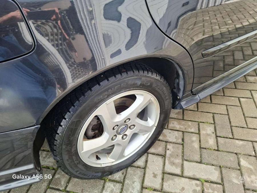 Black Volvo V50 2010 in Pasvalys, with an engine capacity of 1.56 L and mileage of 256 thousand km for 2900 €, photo 10 on AUTOMOTO.COM.LV