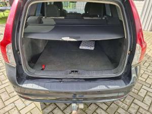 Black Volvo V50 2010 in Pasvalys, with an engine capacity of 1.56 L and mileage of 256 thousand km for 2900 €, photo 16 on AUTOMOTO.COM.LV