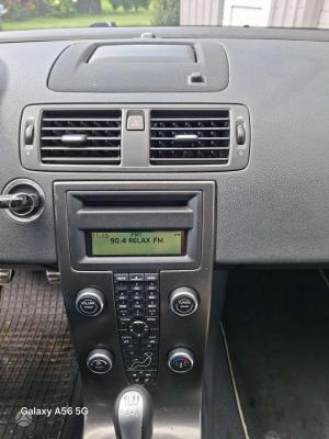 Black Volvo V50 2010 in Pasvalys, with an engine capacity of 1.56 L and mileage of 256 thousand km for 2900 €, photo 17 on AUTOMOTO.COM.LV