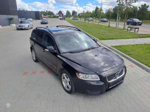 Black Volvo V50 2010 in Siauliai, with an engine capacity of 1.56 L and mileage of 245 thousand km for 3300 €, photo  on AUTOMOTO.COM.LV