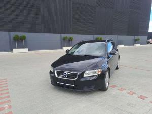Melns Volvo V50 2010 Šauļi, ar dzinēja tilpumu 1.56 L un nobraukumu 245 tūkst. km par 3300 €, foto 3 vietnē AUTOMOTO.COM.LV