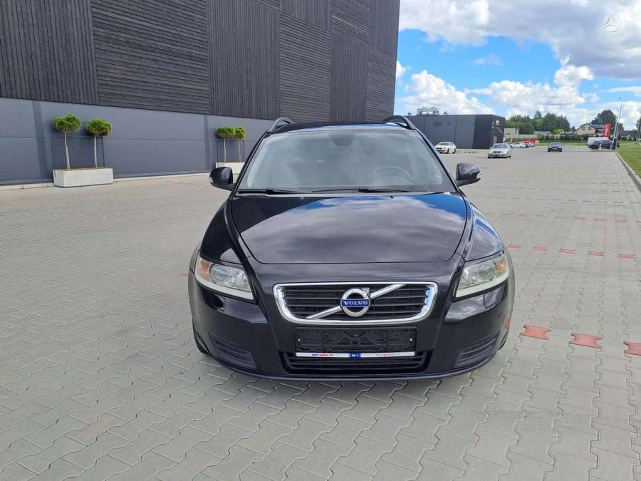 Melns Volvo V50 2010 Šauļi, ar dzinēja tilpumu 1.56 L un nobraukumu 245 tūkst. km par 3300 €, foto 4 vietnē AUTOMOTO.COM.LV