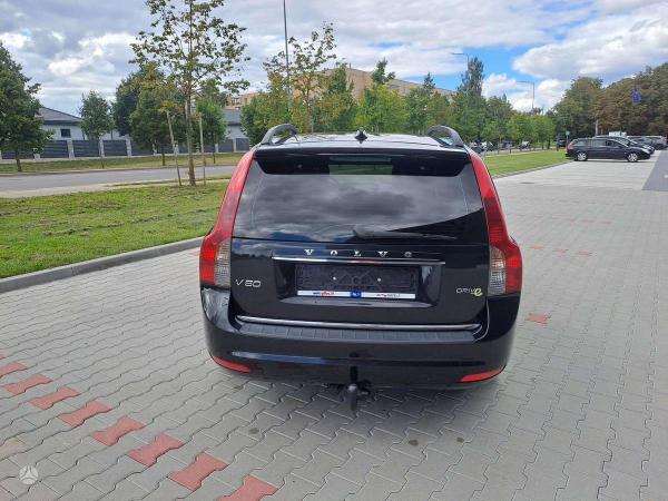 Black Volvo V50 2010 in Siauliai, with an engine capacity of 1.56 L and mileage of 245 thousand km for 3300 €, photo 7 on AUTOMOTO.COM.LV