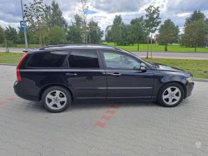 Melns Volvo V50 2010 Šauļi, ar dzinēja tilpumu 1.56 L un nobraukumu 245 tūkst. km par 3300 €, foto 9 vietnē AUTOMOTO.COM.LV