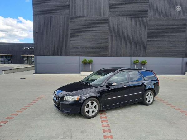 Black Volvo V50 2010 in Siauliai, with an engine capacity of 1.56 L and mileage of 245 thousand km for 3300 €, photo 10 on AUTOMOTO.COM.LV