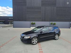 Melns Volvo V50 2010 Šauļi, ar dzinēja tilpumu 1.56 L un nobraukumu 245 tūkst. km par 3300 €, foto 10 vietnē AUTOMOTO.COM.LV