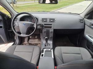 Melns Volvo V50 2010 Šauļi, ar dzinēja tilpumu 1.56 L un nobraukumu 245 tūkst. km par 3300 €, foto 13 vietnē AUTOMOTO.COM.LV