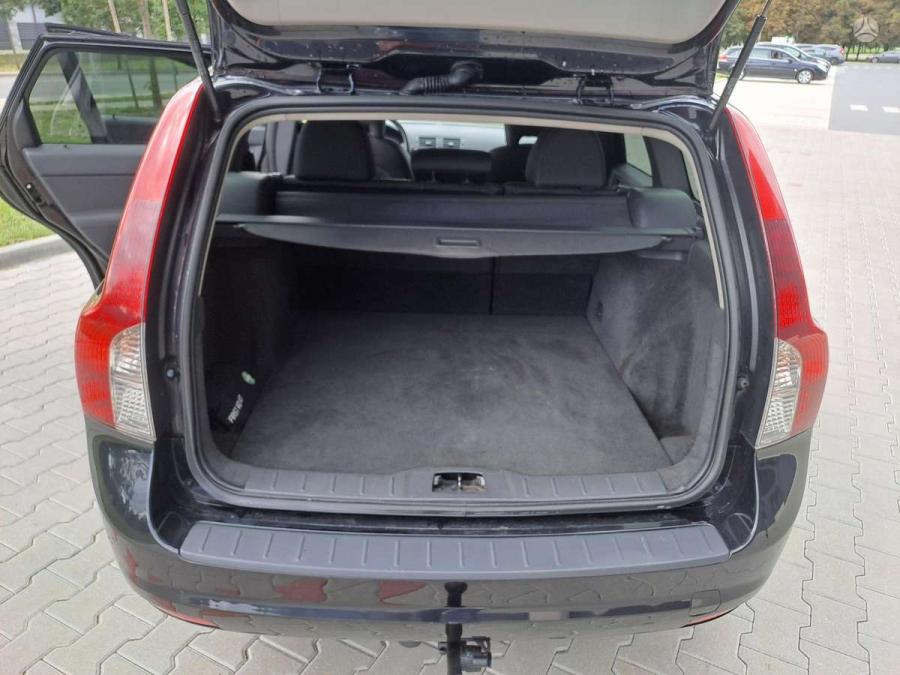 Melns Volvo V50 2010 Šauļi, ar dzinēja tilpumu 1.56 L un nobraukumu 245 tūkst. km par 3300 €, foto 16 vietnē AUTOMOTO.COM.LV