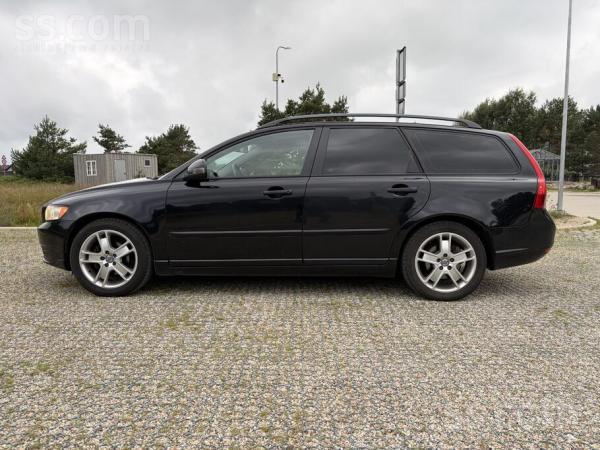 Melns Volvo V50 2010 Rīga, ar dzinēja tilpumu 1.60 L un nobraukumu 304 tūkst. km par 2950 €, foto 5 vietnē AUTOMOTO.COM.LV