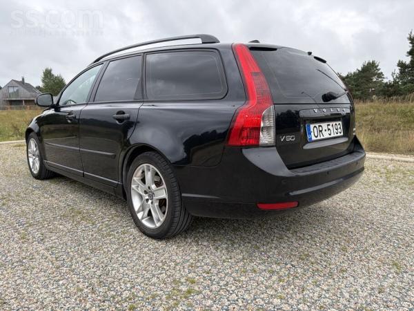 Melns Volvo V50 2010 Rīga, ar dzinēja tilpumu 1.60 L un nobraukumu 304 tūkst. km par 2950 €, foto 7 vietnē AUTOMOTO.COM.LV