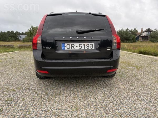 Melns Volvo V50 2010 Rīga, ar dzinēja tilpumu 1.60 L un nobraukumu 304 tūkst. km par 2950 €, foto 9 vietnē AUTOMOTO.COM.LV