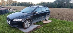 Black Volvo V50 2010 in Jelgava, with an engine capacity of 1.60 L and mileage of 400 thousand km for 600 €, photo  on AUTOMOTO.COM.LV