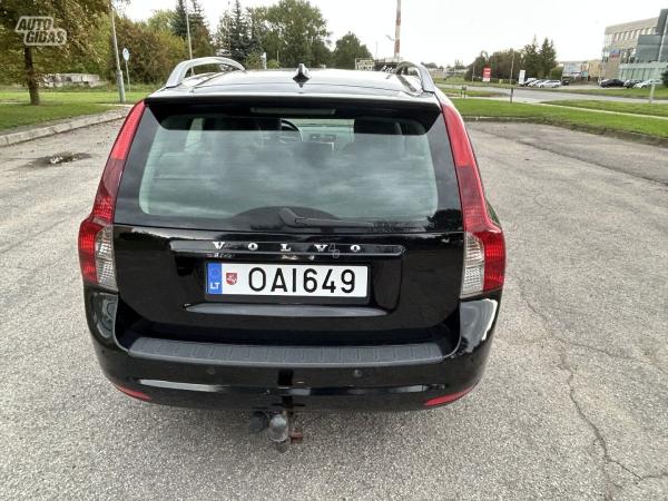Melns Volvo V50 2010 Panevēža, ar dzinēja tilpumu 1.60 L un nobraukumu 340 tūkst. km par 2250 €, foto 7 vietnē AUTOMOTO.COM.LV