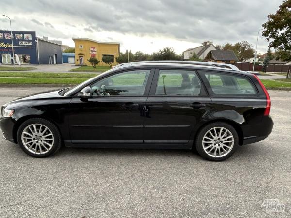 Melns Volvo V50 2010 Panevēža, ar dzinēja tilpumu 1.60 L un nobraukumu 340 tūkst. km par 2250 €, foto 9 vietnē AUTOMOTO.COM.LV