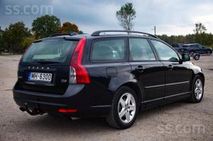 Black Volvo V50 2010 in Riga, with an engine capacity of 2.00 L and mileage of 283 thousand km for 3750 €, photo 5 on AUTOMOTO.COM.LV