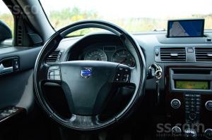 Black Volvo V50 2010 in Riga, with an engine capacity of 2.00 L and mileage of 283 thousand km for 3750 €, photo 16 on AUTOMOTO.COM.LV