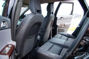 Black Volvo V50 2010 in Riga, with an engine capacity of 2.00 L and mileage of 283 thousand km for 3750 €, photo 22 on AUTOMOTO.COM.LV