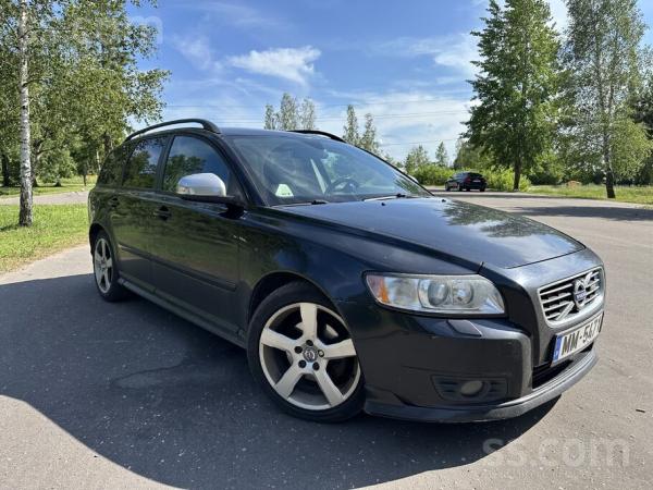 Melns Volvo V50 2011 Rīga, ar dzinēja tilpumu 1.60 L un nobraukumu 271 tūkst. km par 4200 €, foto 1 vietnē AUTOMOTO.COM.LV