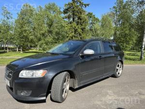 Black Volvo V50 2011 in Riga, with an engine capacity of 1.60 L and mileage of 271 thousand km for 4200 €, photo 2 on AUTOMOTO.COM.LV