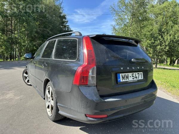 Melns Volvo V50 2011 Rīga, ar dzinēja tilpumu 1.60 L un nobraukumu 271 tūkst. km par 4200 €, foto 3 vietnē AUTOMOTO.COM.LV