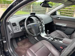 Black Volvo V50 2011 in Riga, with an engine capacity of 1.60 L and mileage of 212 thousand km for 4200 €, photo 5 on AUTOMOTO.COM.LV