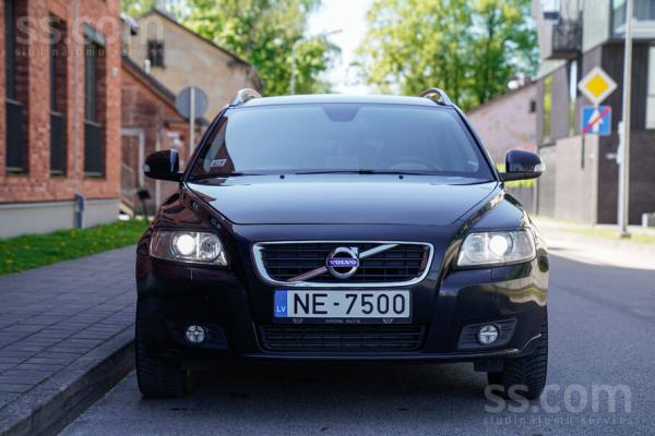 Melns Volvo V50 2011 Rīga, ar dzinēja tilpumu 1.60 L un nobraukumu 302 tūkst. km par 4200 €, foto 8 vietnē AUTOMOTO.COM.LV