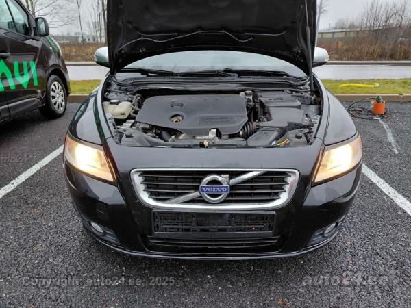 Melns Volvo V50 2011 Paide, ar dzinēja tilpumu 1.60 L un nobraukumu 215 tūkst. km par 4999 €, foto 11 vietnē AUTOMOTO.COM.LV