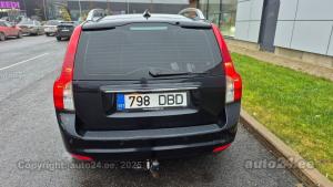 Black Volvo V50 2011 in Tartu, with an engine capacity of 1.60 L and mileage of 375 thousand km for 3700 €, photo 7 on AUTOMOTO.COM.LV