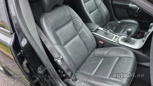Black Volvo V50 2011 in Tartu, with an engine capacity of 1.60 L and mileage of 375 thousand km for 3700 €, photo 11 on AUTOMOTO.COM.LV