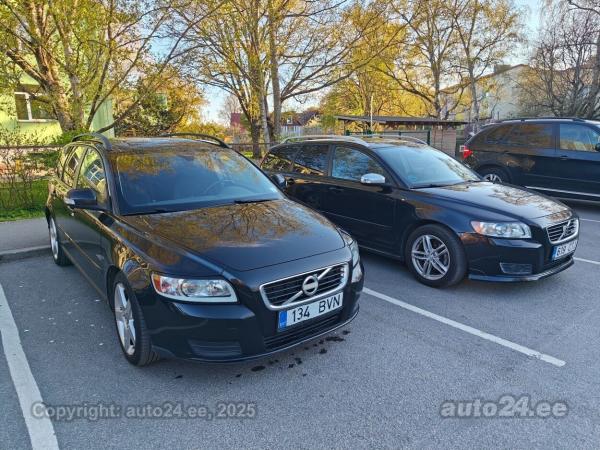 Black Volvo V50 2011 in Tallinn, with an engine capacity of 1.60 L and mileage of 283 thousand km for 3500 €, photo 2 on AUTOMOTO.COM.LV