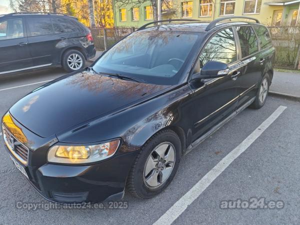 Black Volvo V50 2011 in Tallinn, with an engine capacity of 1.60 L and mileage of 283 thousand km for 3500 €, photo 8 on AUTOMOTO.COM.LV