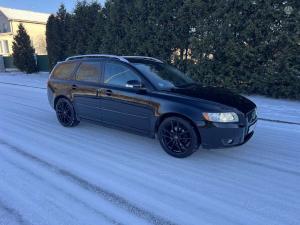 Black Volvo V50 2011 in Kaunas, with an engine capacity of 1.56 L and mileage of 269 thousand km for 3850 €, photo 4 on AUTOMOTO.COM.LV