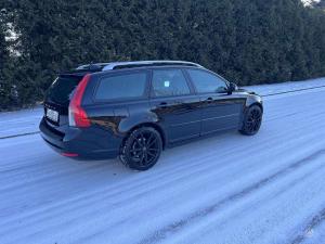 Black Volvo V50 2011 in Kaunas, with an engine capacity of 1.56 L and mileage of 269 thousand km for 3850 €, photo 6 on AUTOMOTO.COM.LV