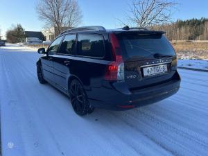 Black Volvo V50 2011 in Kaunas, with an engine capacity of 1.56 L and mileage of 269 thousand km for 3850 €, photo 7 on AUTOMOTO.COM.LV