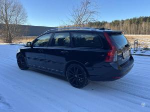 Black Volvo V50 2011 in Kaunas, with an engine capacity of 1.56 L and mileage of 269 thousand km for 3850 €, photo 8 on AUTOMOTO.COM.LV