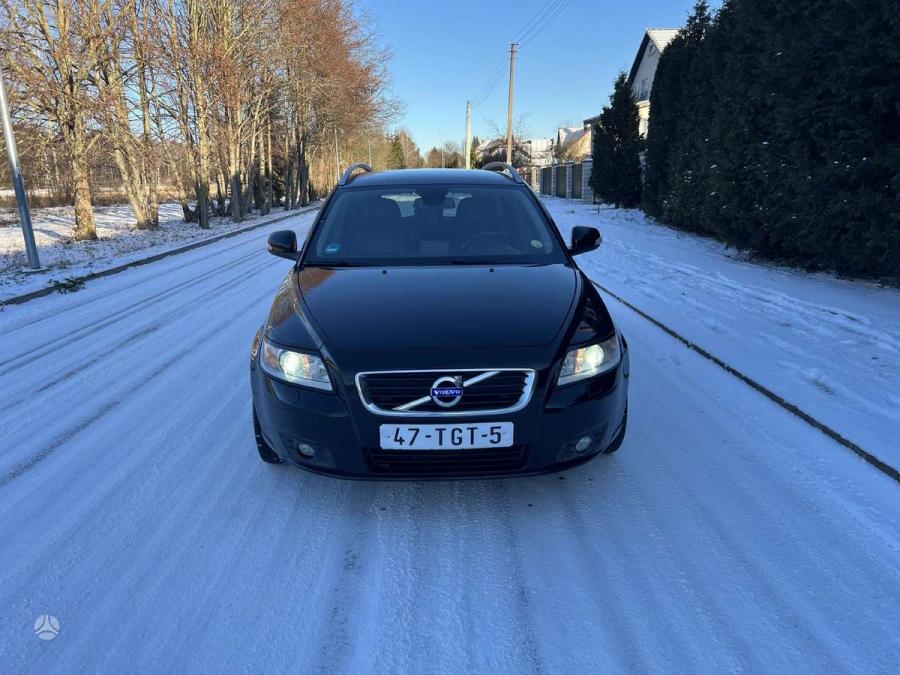 Black Volvo V50 2011 in Kaunas, with an engine capacity of 1.56 L and mileage of 269 thousand km for 3850 €, photo 11 on AUTOMOTO.COM.LV