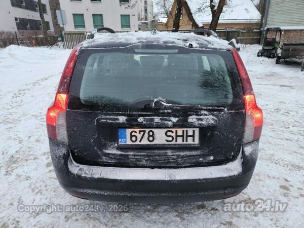 Melns Volvo V50 2011 Tallina, ar dzinēja tilpumu 1.60 L un nobraukumu 0 tūkst. km par 2700 €, foto 4 vietnē AUTOMOTO.COM.LV