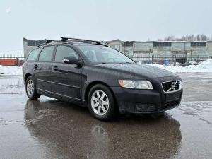 Black Volvo V50 2011 in Marijampole, with an engine capacity of 1.56 L and mileage of 217 thousand km for 3150 €, photo 2 on AUTOMOTO.COM.LV
