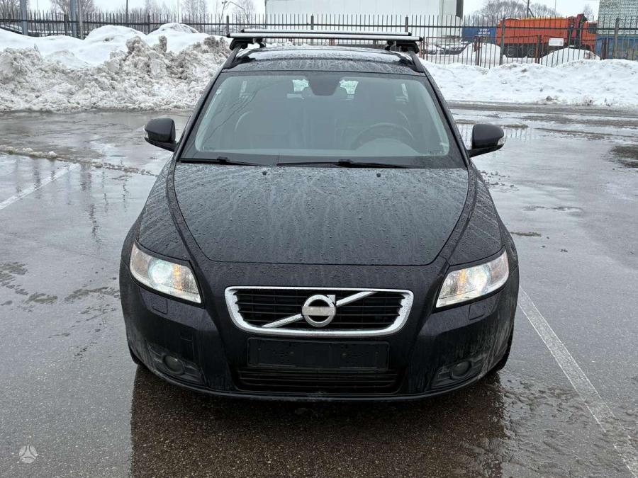 Black Volvo V50 2011 in Marijampole, with an engine capacity of 1.56 L and mileage of 217 thousand km for 3150 €, photo 3 on AUTOMOTO.COM.LV