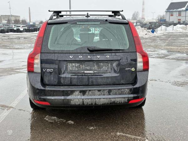 Melns Volvo V50 2011 Marijampole, ar dzinēja tilpumu 1.56 L un nobraukumu 217 tūkst. km par 3150 €, foto 5 vietnē AUTOMOTO.COM.LV