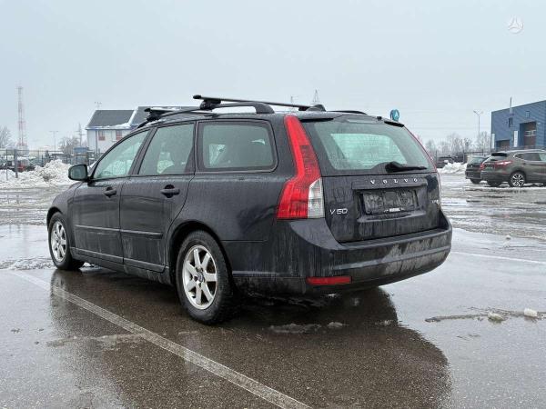 Melns Volvo V50 2011 Marijampole, ar dzinēja tilpumu 1.56 L un nobraukumu 217 tūkst. km par 3150 €, foto 6 vietnē AUTOMOTO.COM.LV